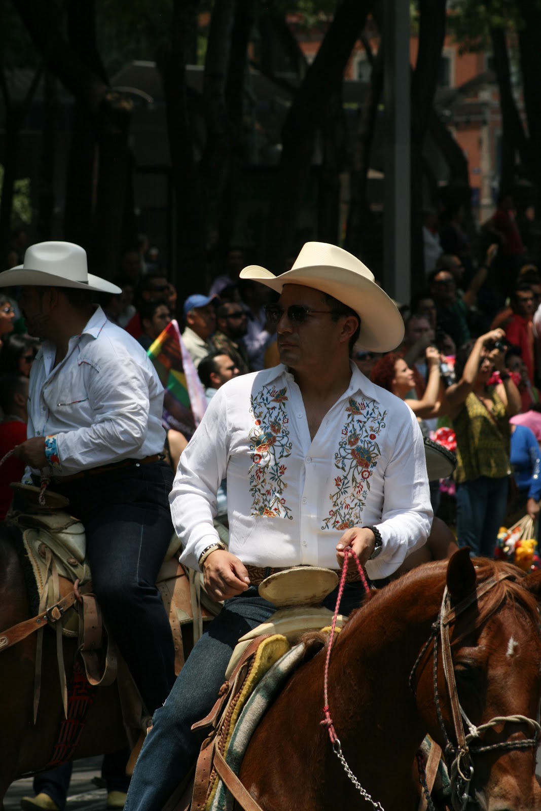 Imágenes masculinas en las calles de México.: Tres VAQUEROS en el DF ...