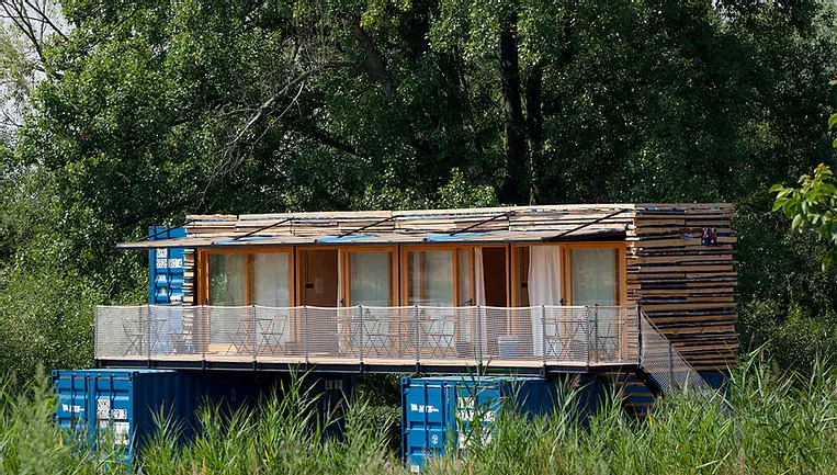Shipping Container Homes & Buildings: Economic and Minimalist Solutions ...
