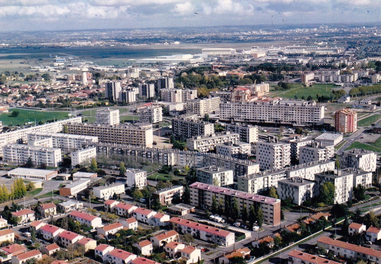 Un Paysage Moderne: COLOMIERS - Centre commercial du Val d'Aran, Cite ...