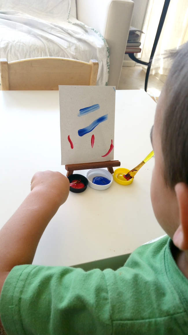 Small Scale Art – Munchkins and Moms