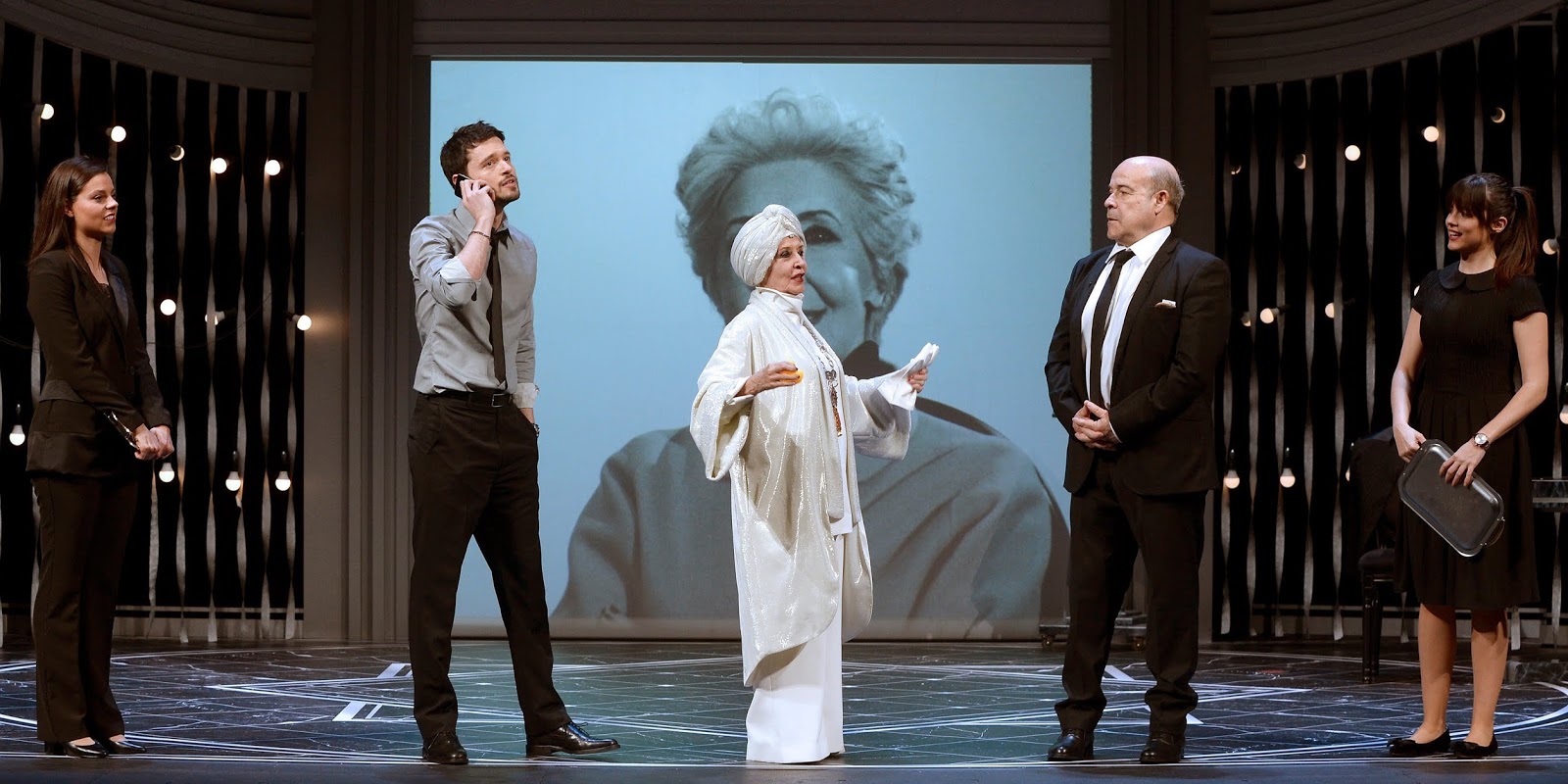 CERCADELACERCA: TEATRO EN MADRID: EL FUNERAL