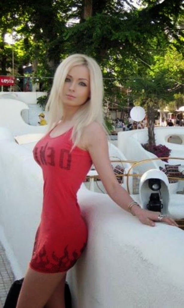 Girls In Tight Dresses Make Us Smile Thechiveclub Sexy Girls