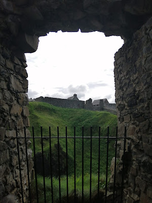 Sam's Ramblings : Dunluce Castle - Romanticism, Legend, History and ...