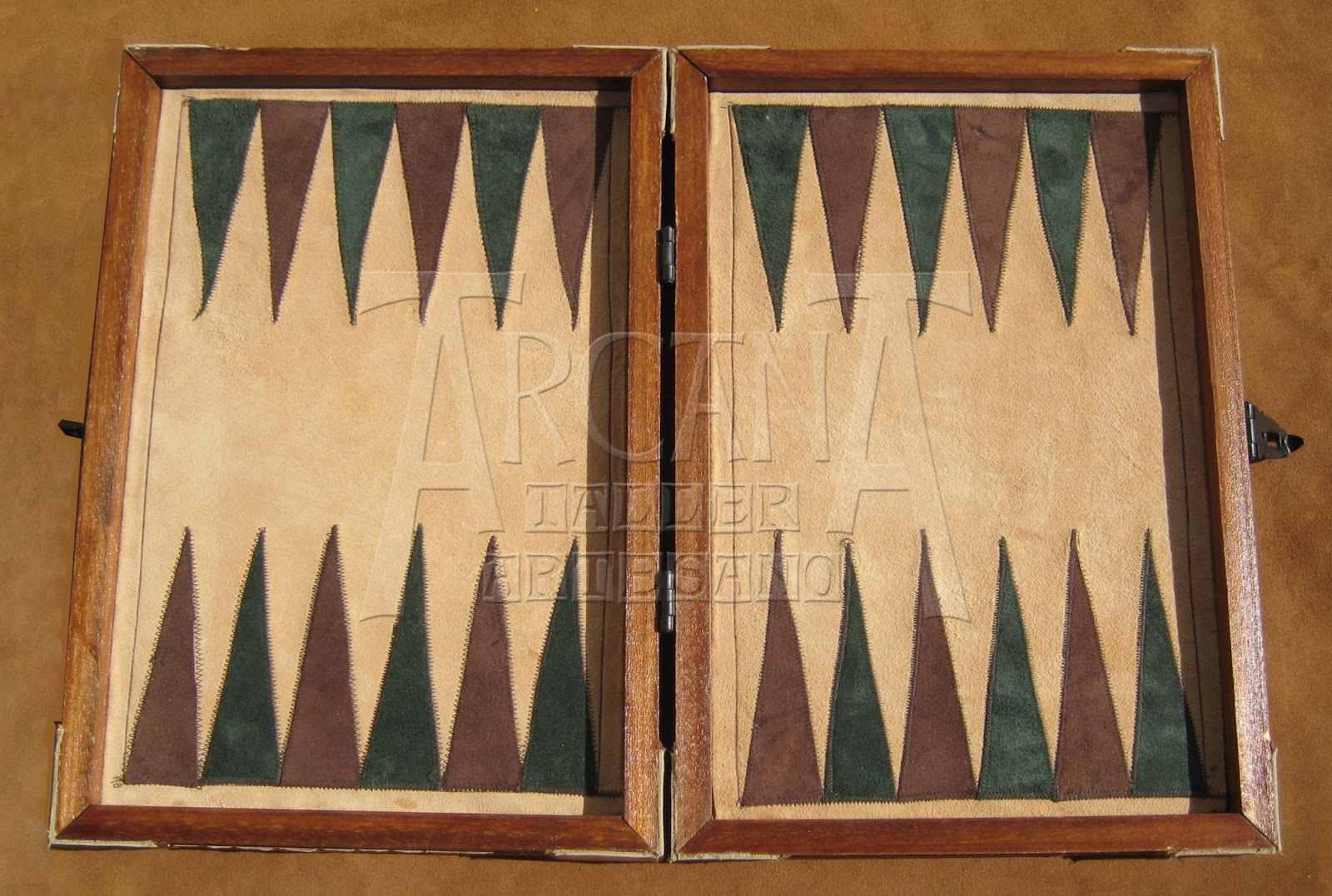 JUEGOS HISTÓR. Backgammon • ARCANA Taller Artesano