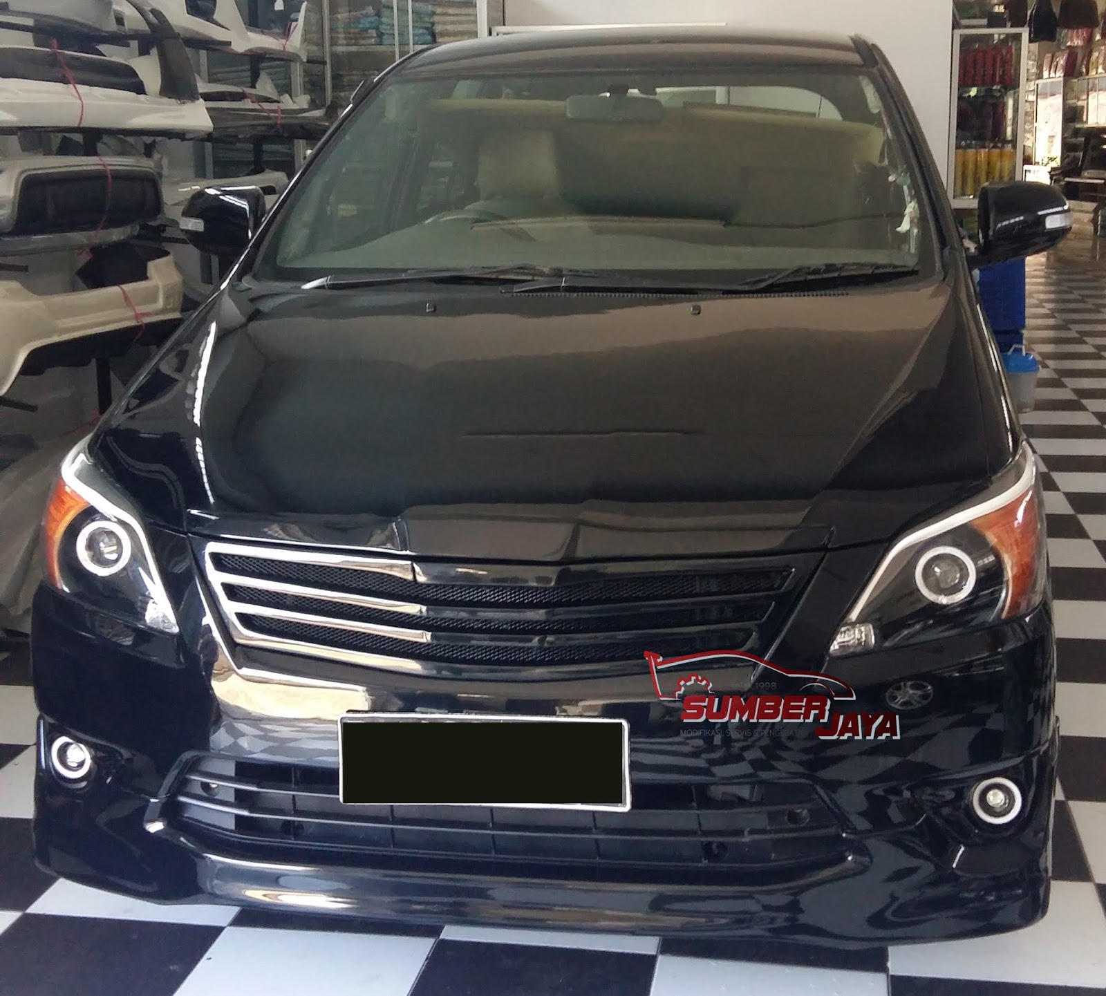 Modifikasi Mobil Toyota Innova