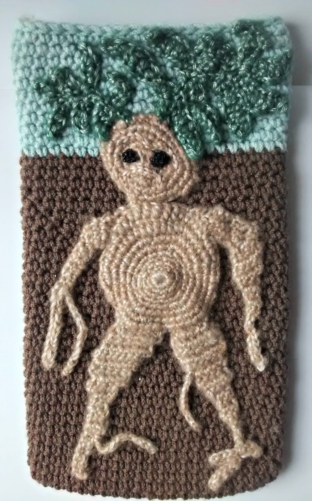 Team Waterwheel: Crochet Mandrake Tablet Case | Harry Potter DIY
