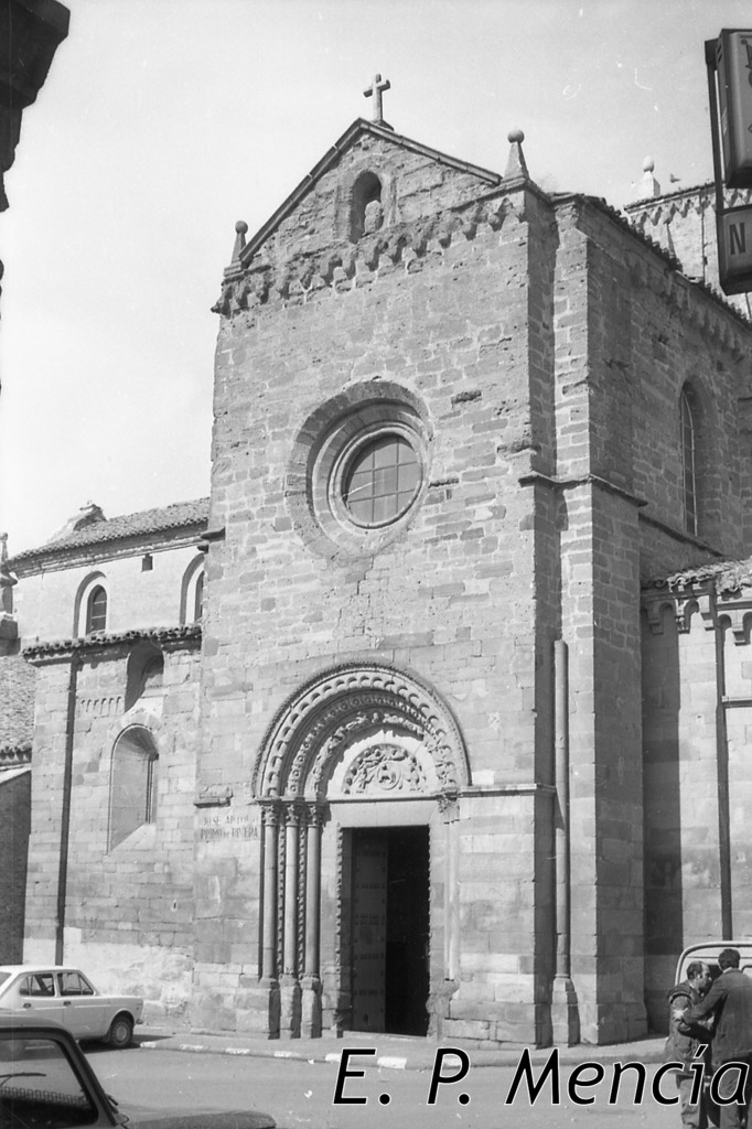 Patrimonio popular: Benavente; Imágenes en blanco y negro de la Iglesia ...
