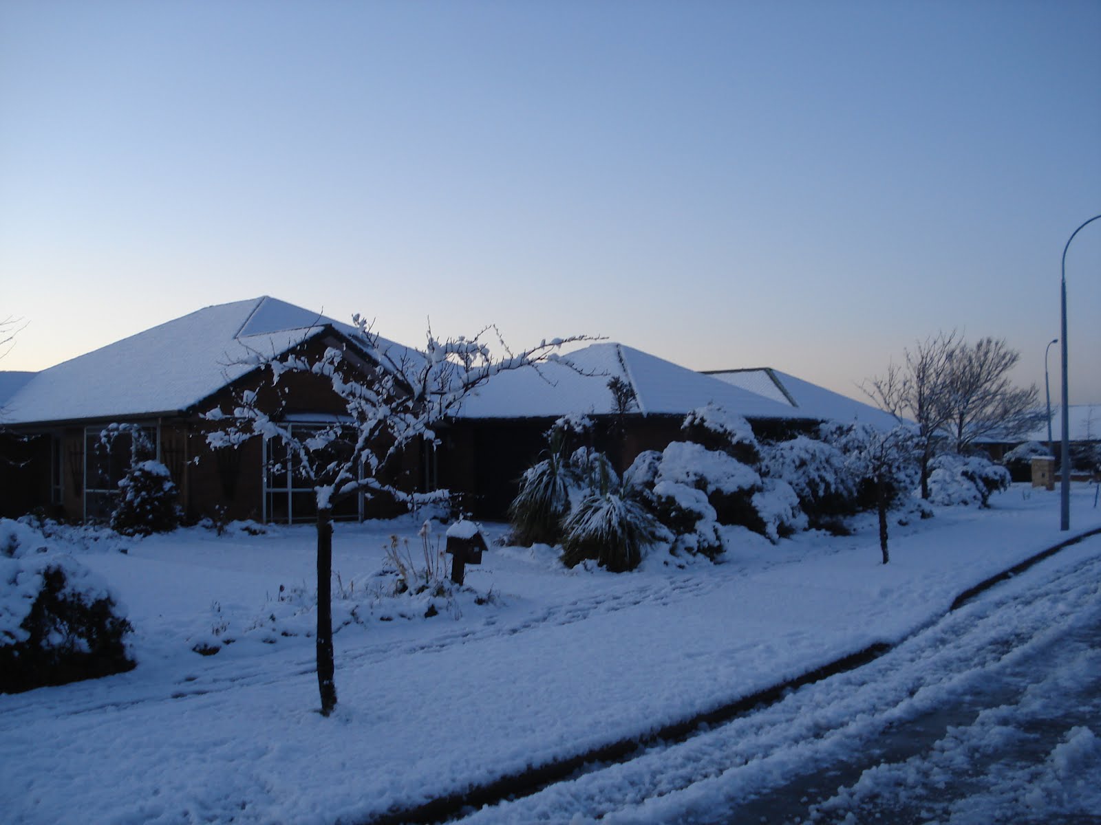 Blessed Economist: Snow in Christchurch