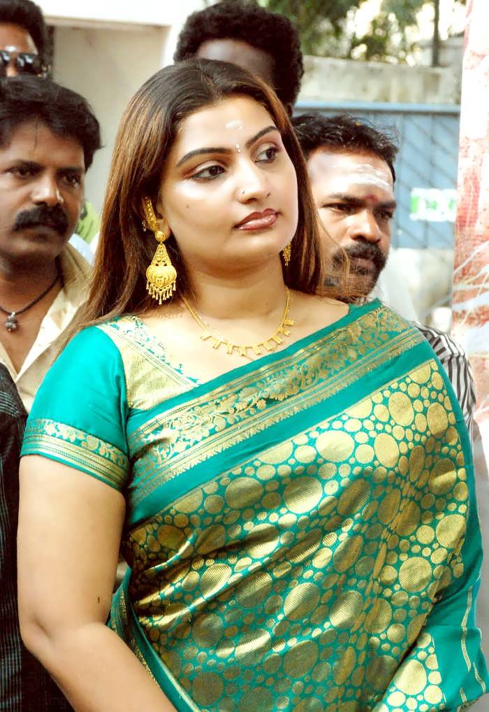 Babilona in Silk Saree Spicy Latest Stills - Hot PHOTOSHOOT Bollywood ...