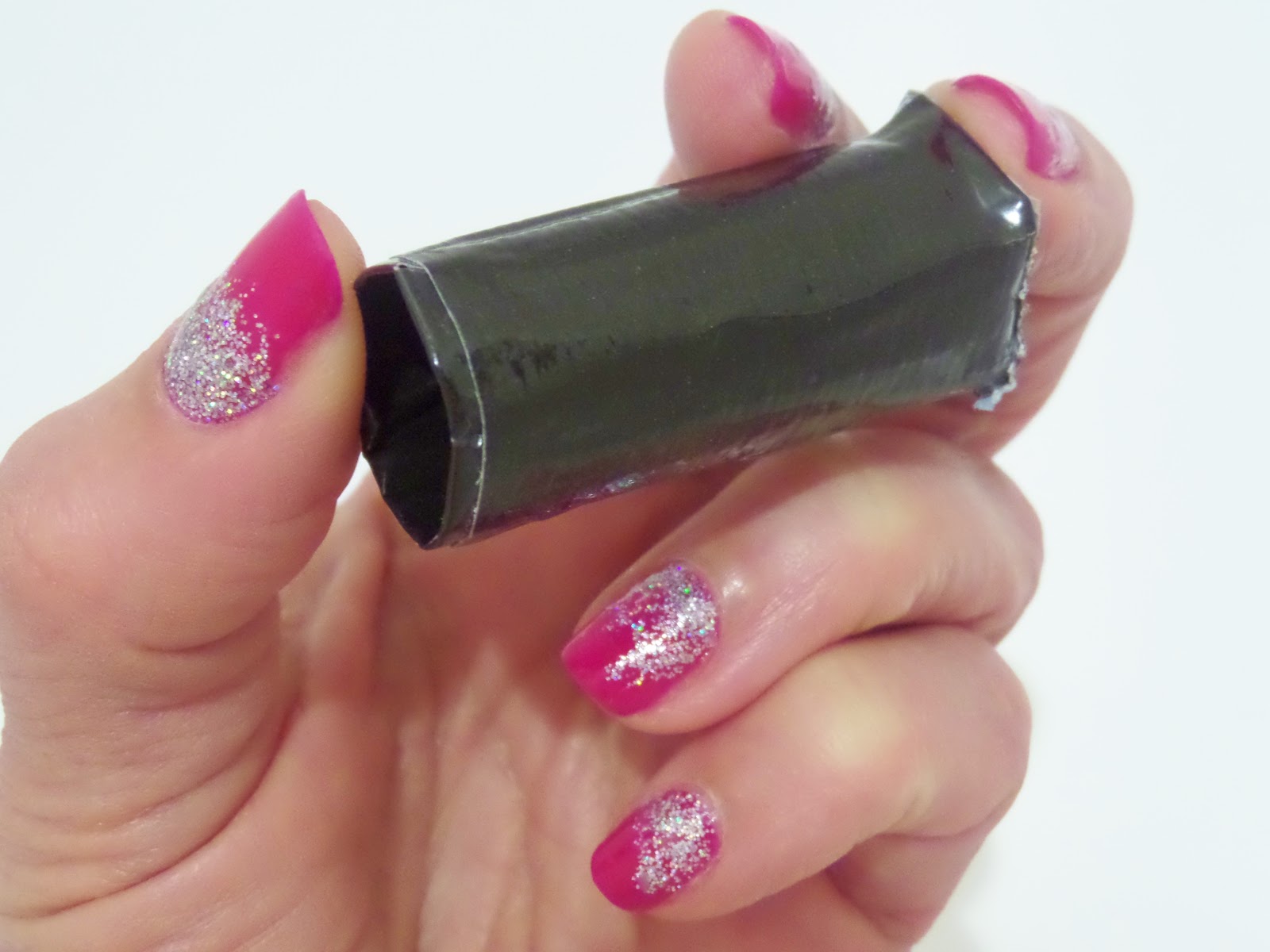 Broken Lipstick Lid? Make a new lipstick lid out of duct tape!