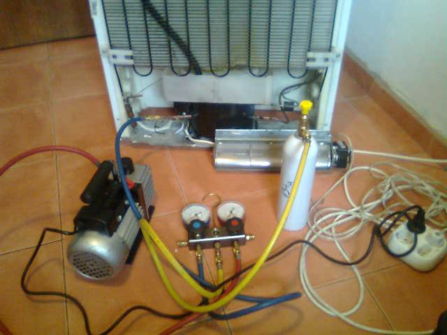 Reparatii Frigidere, Service Frigidere, Service aer conditionat ...