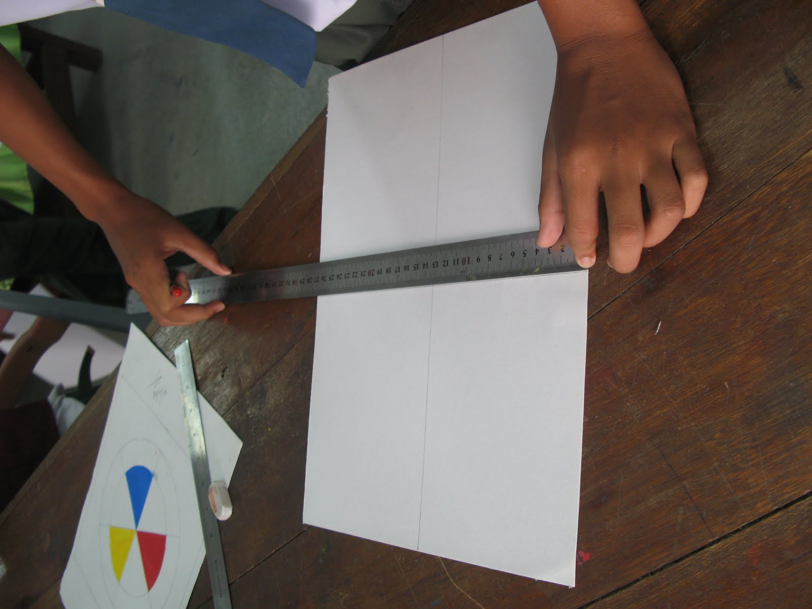 Seni Reka Tanda SMKSI: Roda Warna