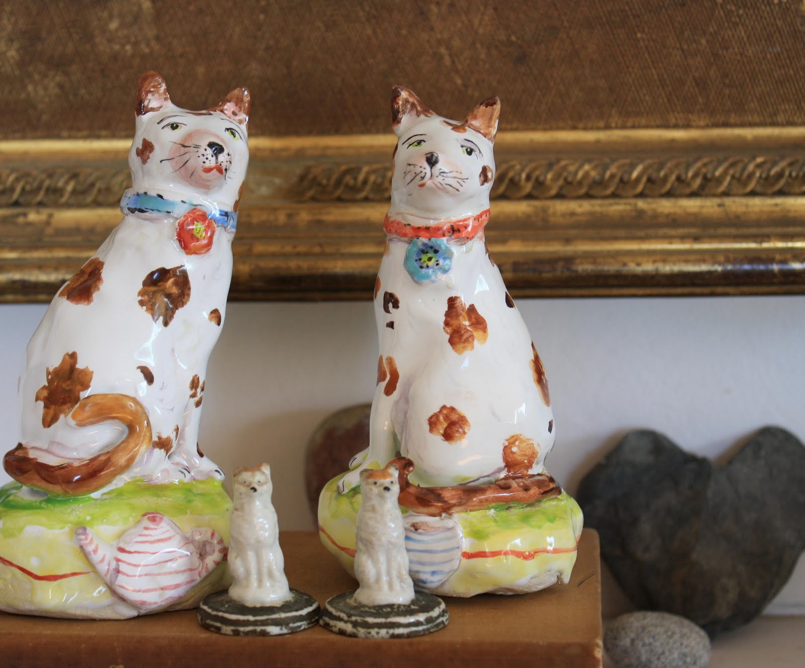 pottery: Pot dogs