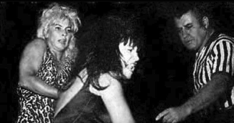 Womens Pro Wrestling: Penny Banner vs Toni Rose