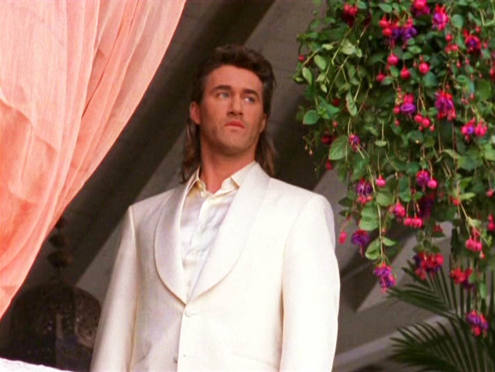 Doux Reviews: La Femme Nikita: Face in the Mirror