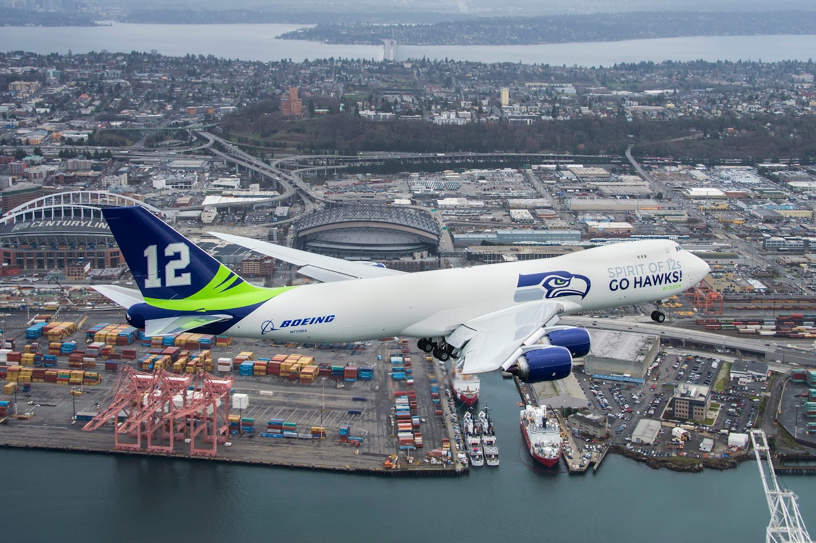 Flyingphotos Magazine News: Boeing 747-8 in Seattle Seahawks Livery ...