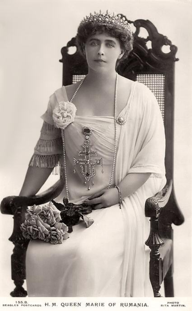 The Last Queen of Romania: 18 Stunning Portraits of Marie of Romania in ...