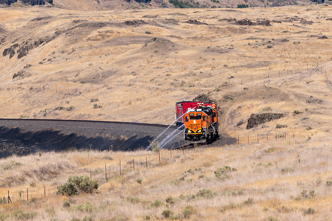 Industrial History: BNSF and UP Fire Fighting Trains