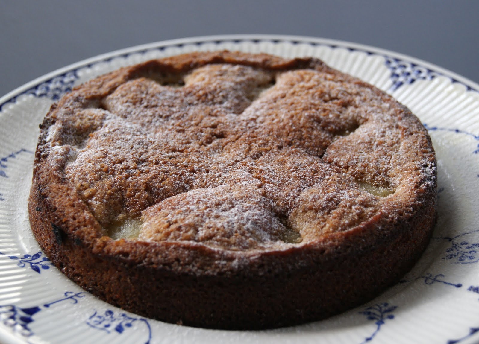 chocolate & pears: Hugh's pear and almond pudding cake