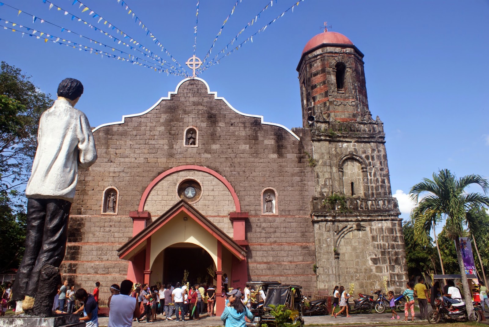 Jekoy Express: The 14 Churches Of Laguna