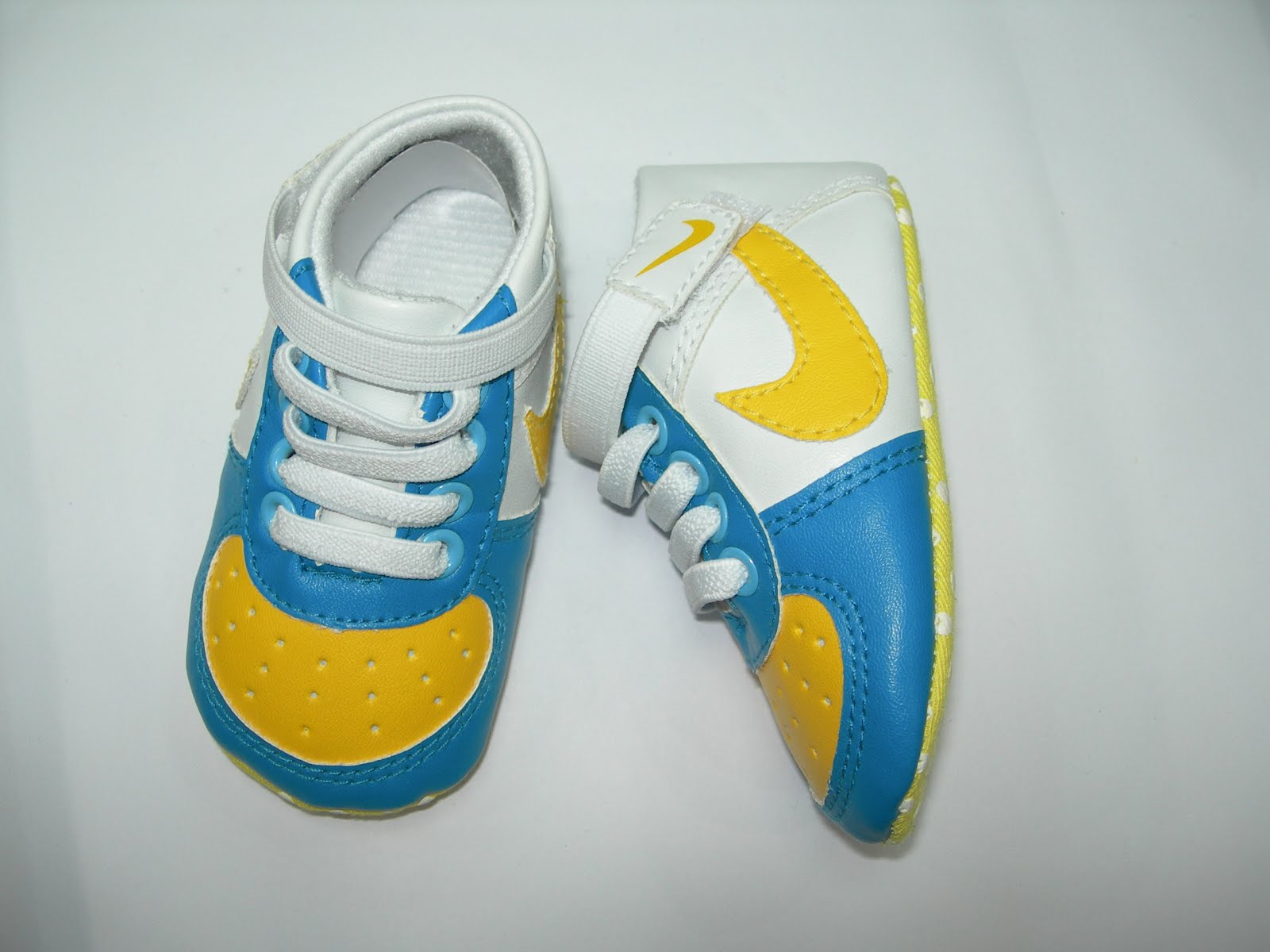 Baju Budak: Pre-walker baby shoes