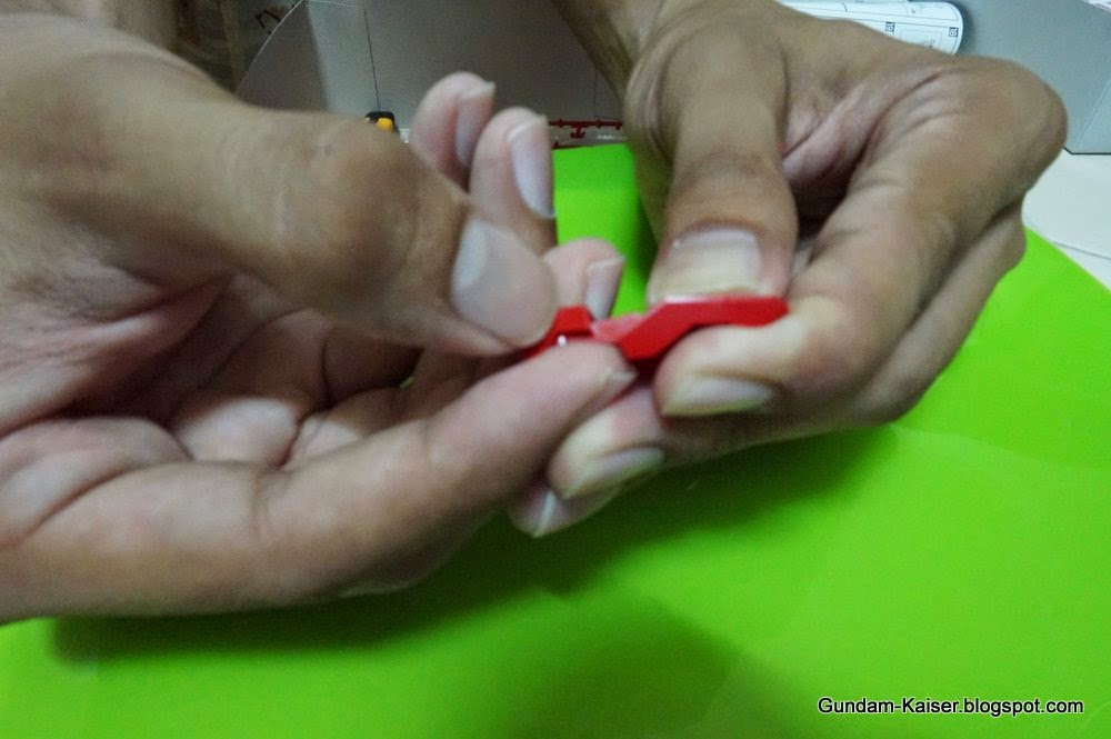 Gundam Kaiser: Gunpla Newbie Guide: How to remove nub marks using ...