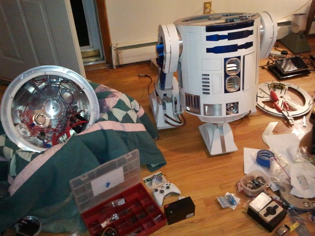 Paul's R2-D2 Project: Getting R2 prepped for our next appearance