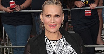 MOLLY SIMS GIVES BIRTH TO BEAUTIFUL BOY