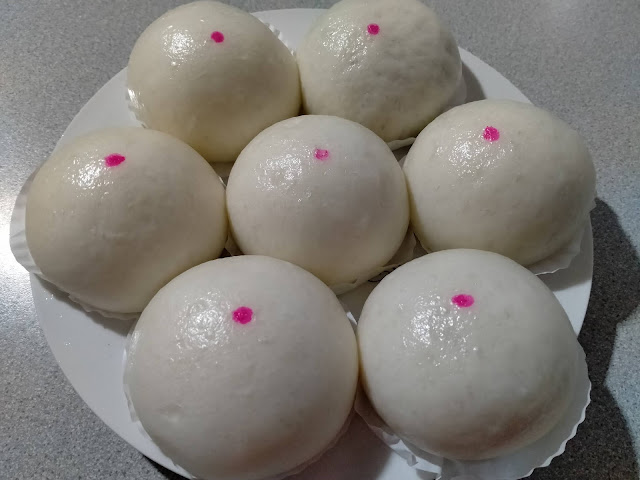Cooking Pleasure: STEAMED PAUS-HAND KNEAD PAU SKIN DOUGH