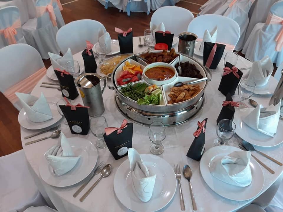 10 Cara Menata Meja Makan di Hari Raya (Rapi & Elegan) - BangIzalToy.Com