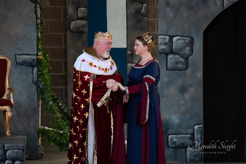 The Queen's Theater Reviews: Hamlet