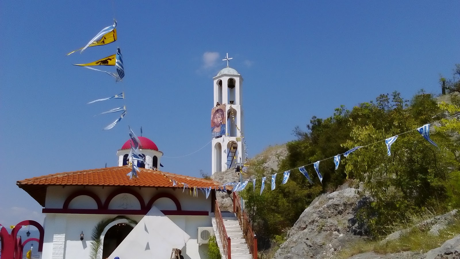 ΓΟΝΙΜΟ-live: ΣΙΔΗΡΟΚΑΣΤΡΟ:Η ΑΓΙΑ ΖΩΝΗ ΜΕ ΤΟΝ ΜΑΚΕΔΟΝΙΚΟ ΤΑΦΟ ΠΟΥ ...