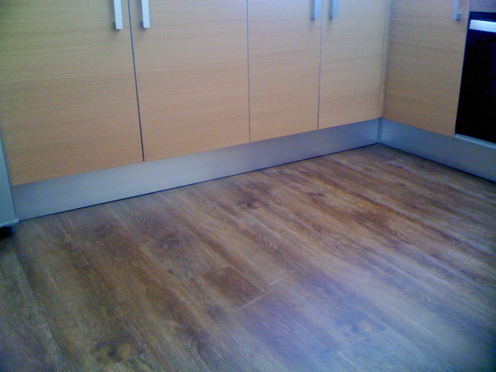 Parquets el Drago: Suelo vinílico PVC AC6 sistema click