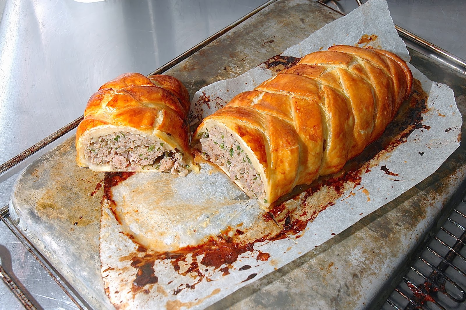 nueva cocina: My Dad's Sausage Meat Plait