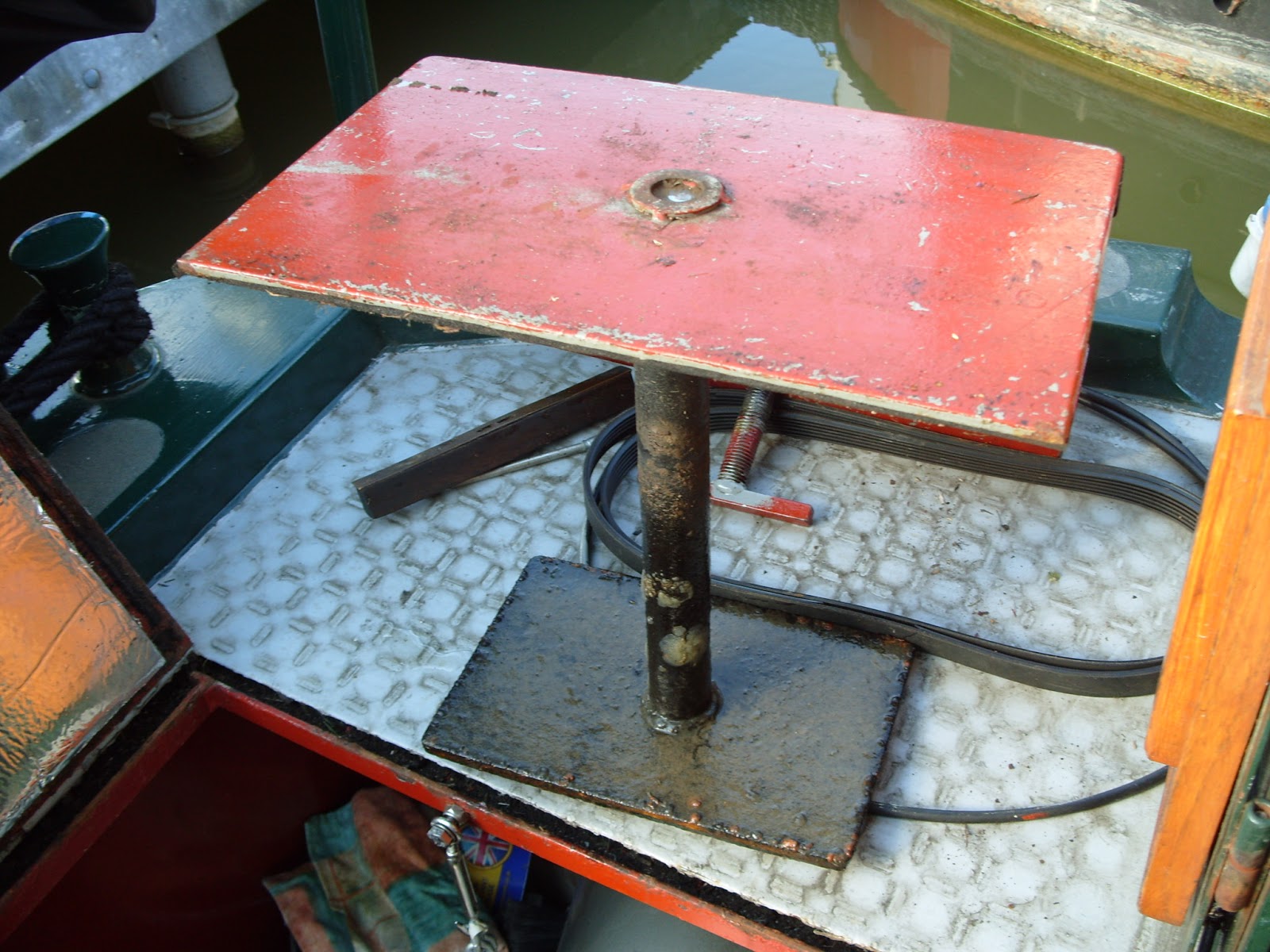 Ali and Baz Afloat: Wonders Of The Weed Hatch