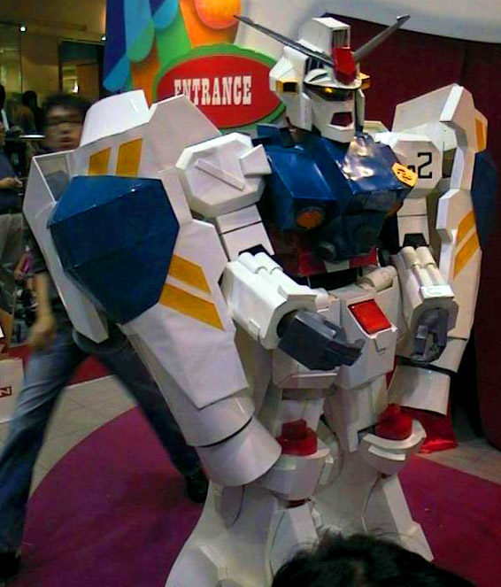 GUNDAM GUY: Gundam GP02 'Physalis' Cosplayers - Sharing A Couple of Images