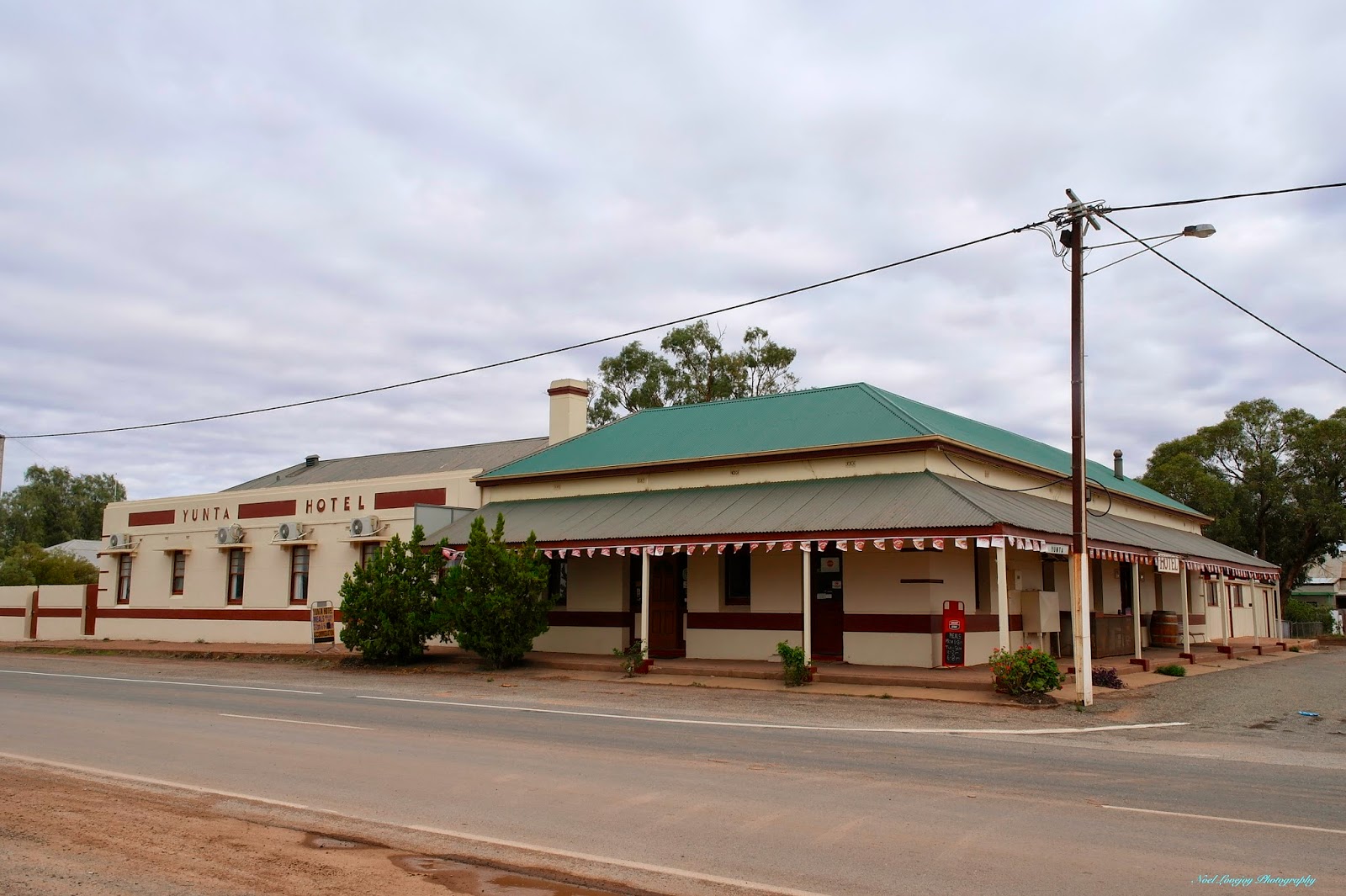 Can Go Around Australia: The Barrier Highway, S.A.