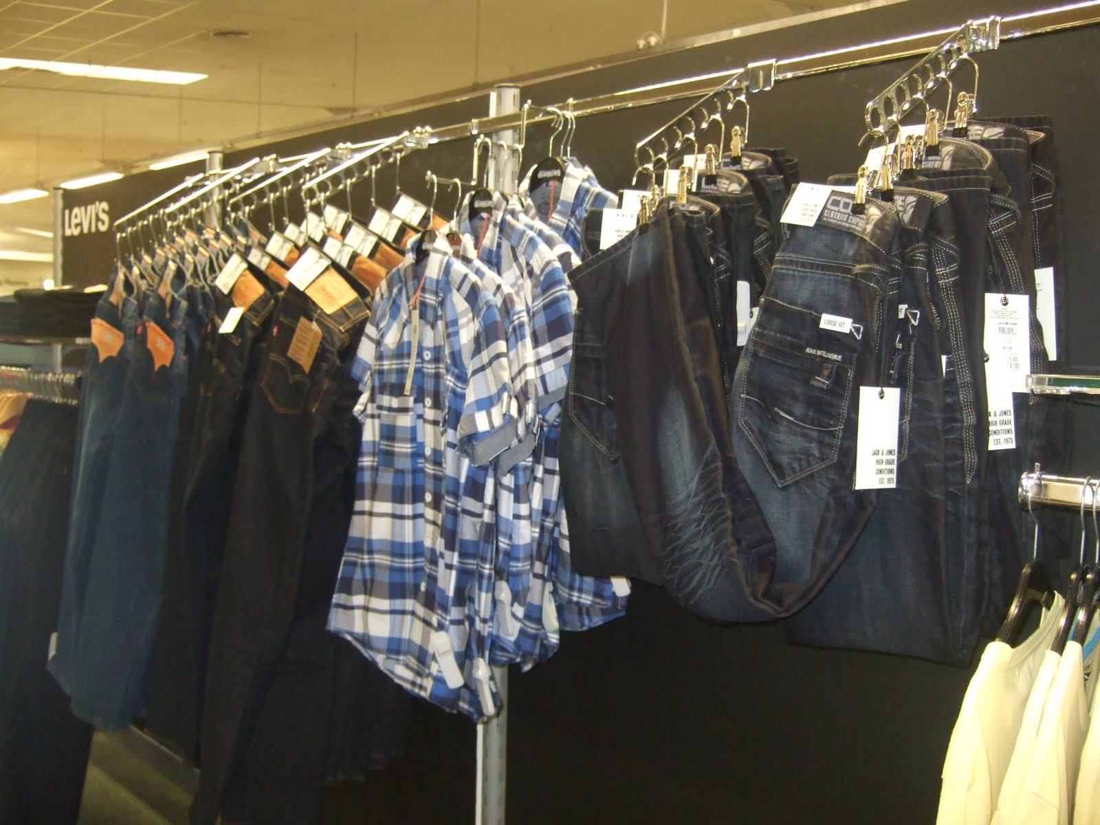 Leanne Laura: Visual Merchandising - Denim Display