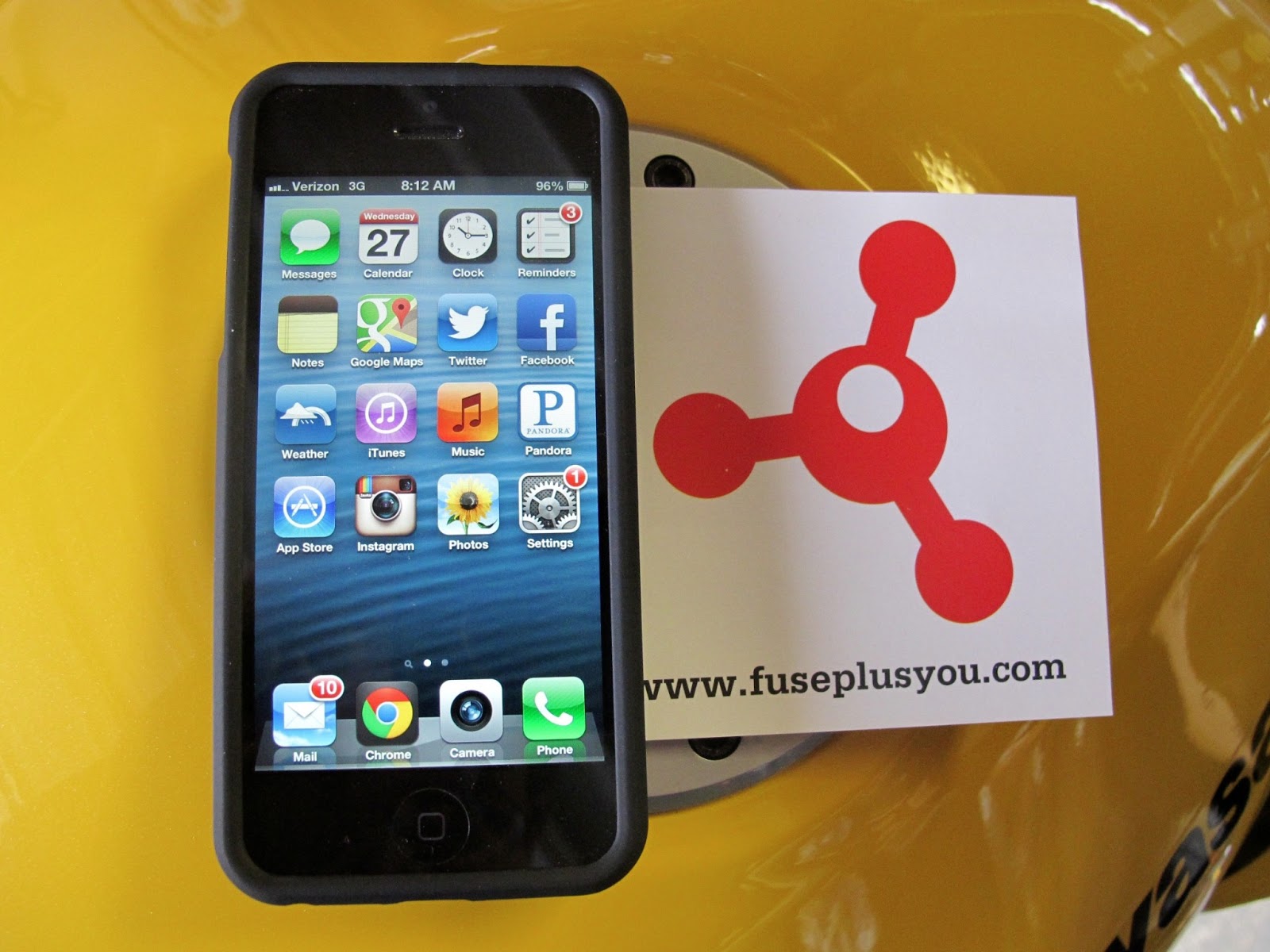 Tilted Horizons: Product Review: Fuse Cell Phone Case