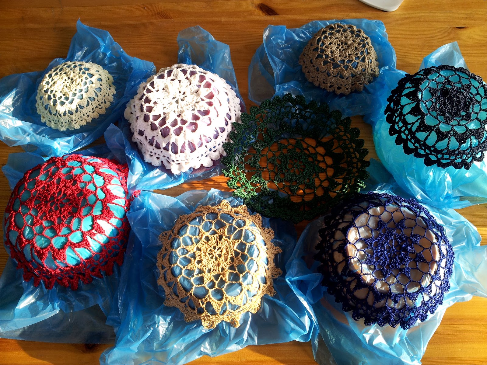 GAG õpilastööd: 6.klasside heegeldatud linikud, millest said kausid!