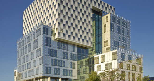 Glass on the entire facade: UB building Baltimore