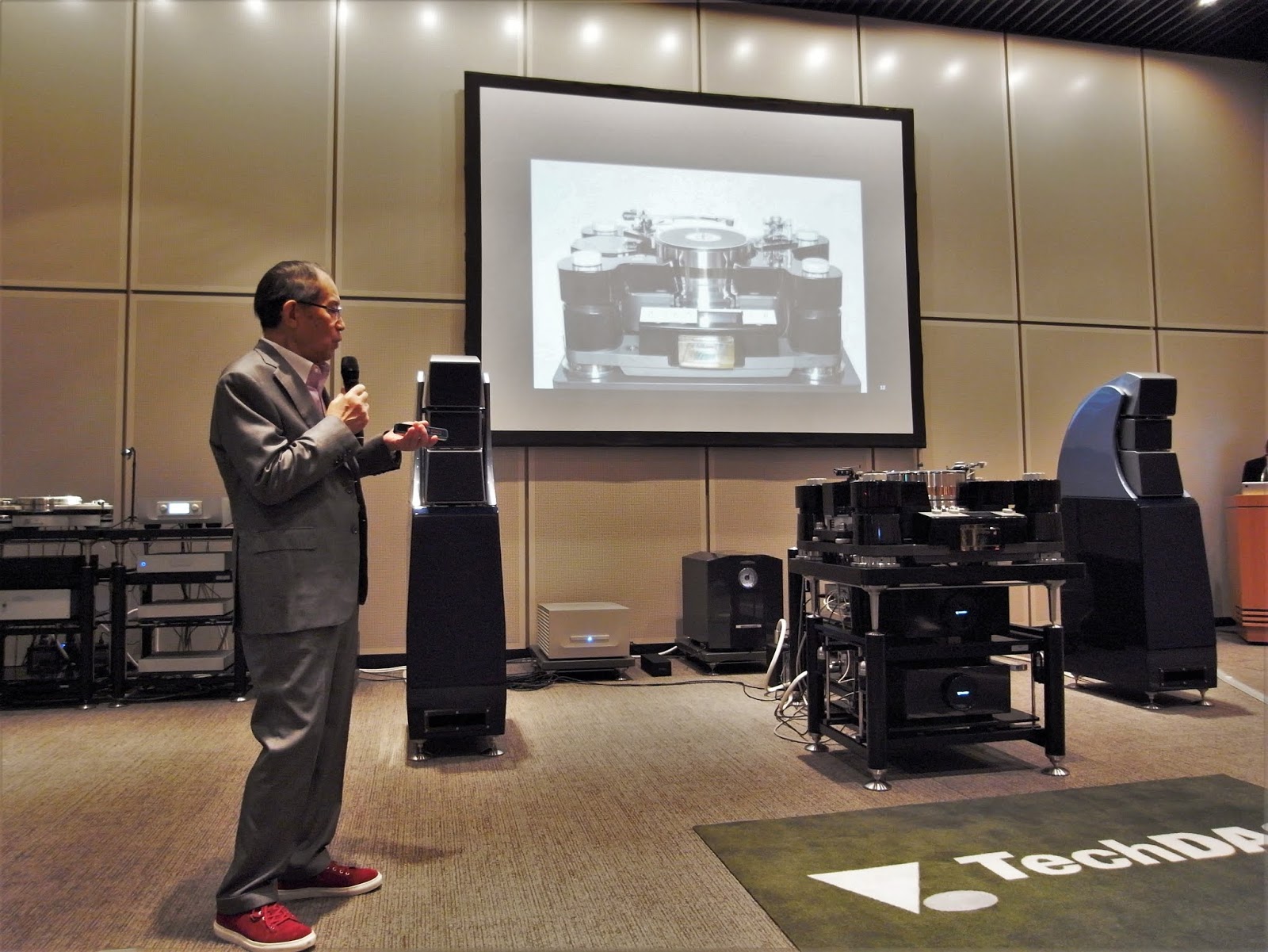 SIS AUDIO BLOG: 新製品情報 TECHDAS AIR FORCE ZEROが遂に解禁！！