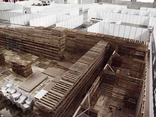 podio: Pabellón temático Palets por Arroyo Solís Agraz