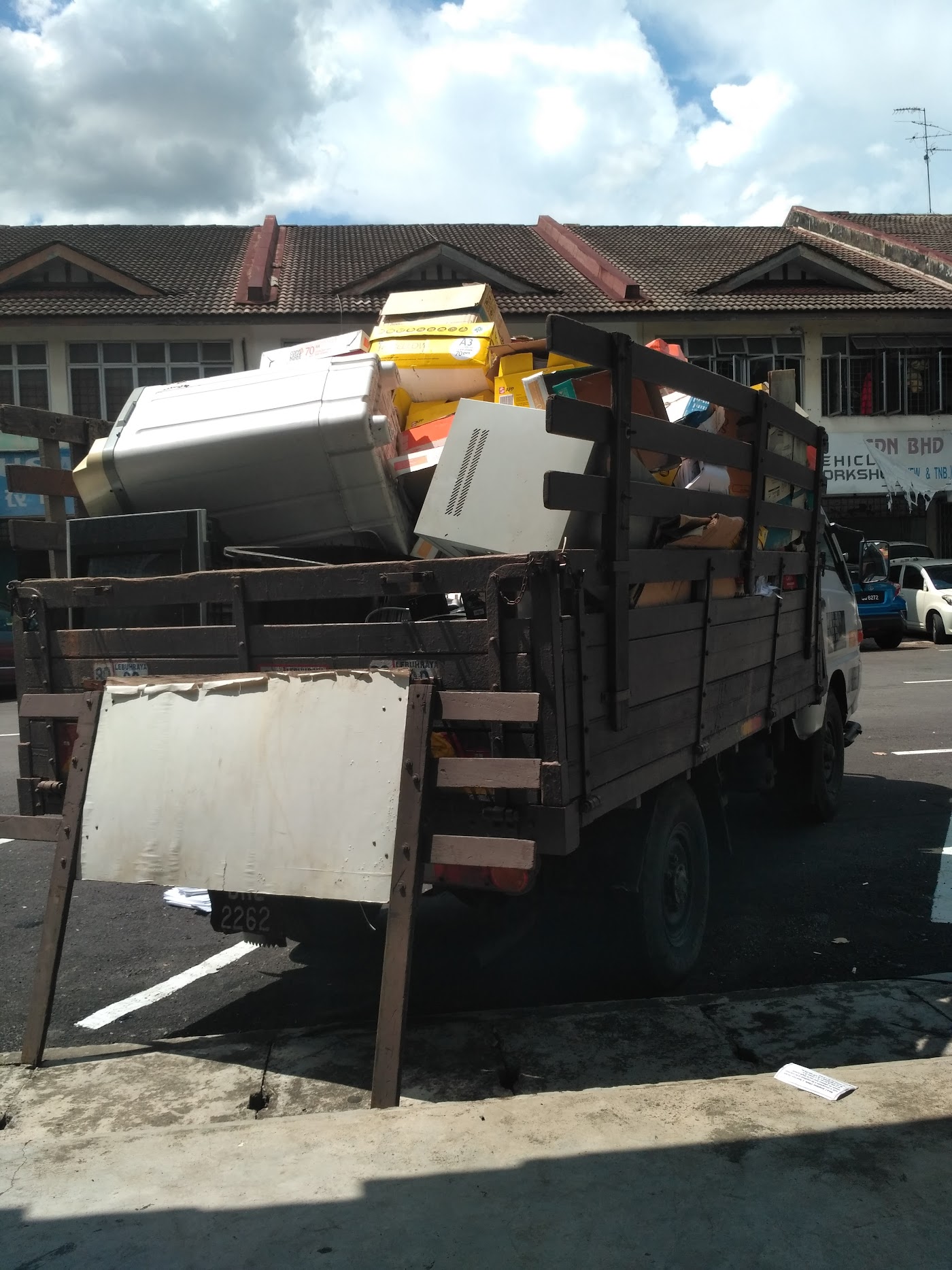 lori besi buruk johor masai 0187600430