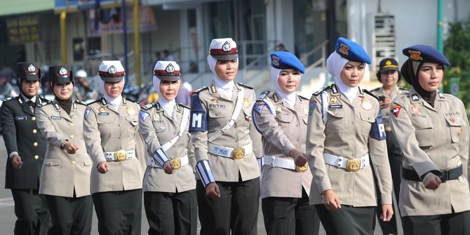 4+ Cara Tutorial Memakai Hijab Polwan terbaru