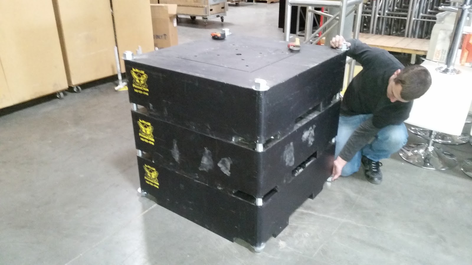 " IHP's PIPELINE POST ": 1,300 Pound Base Weights