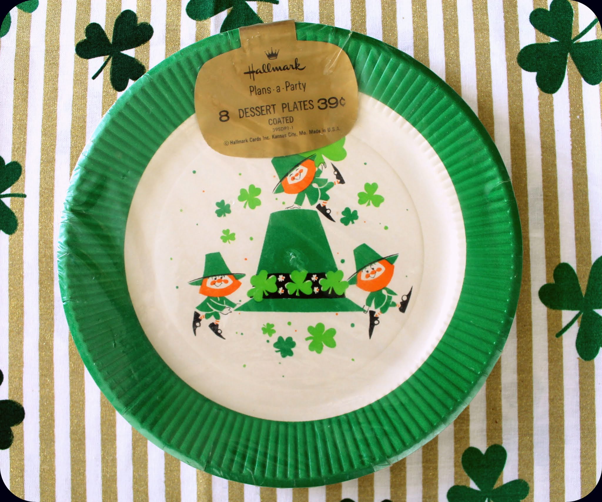 *~my house is cuter than yours~*: Plan a Party St. Patty Plates