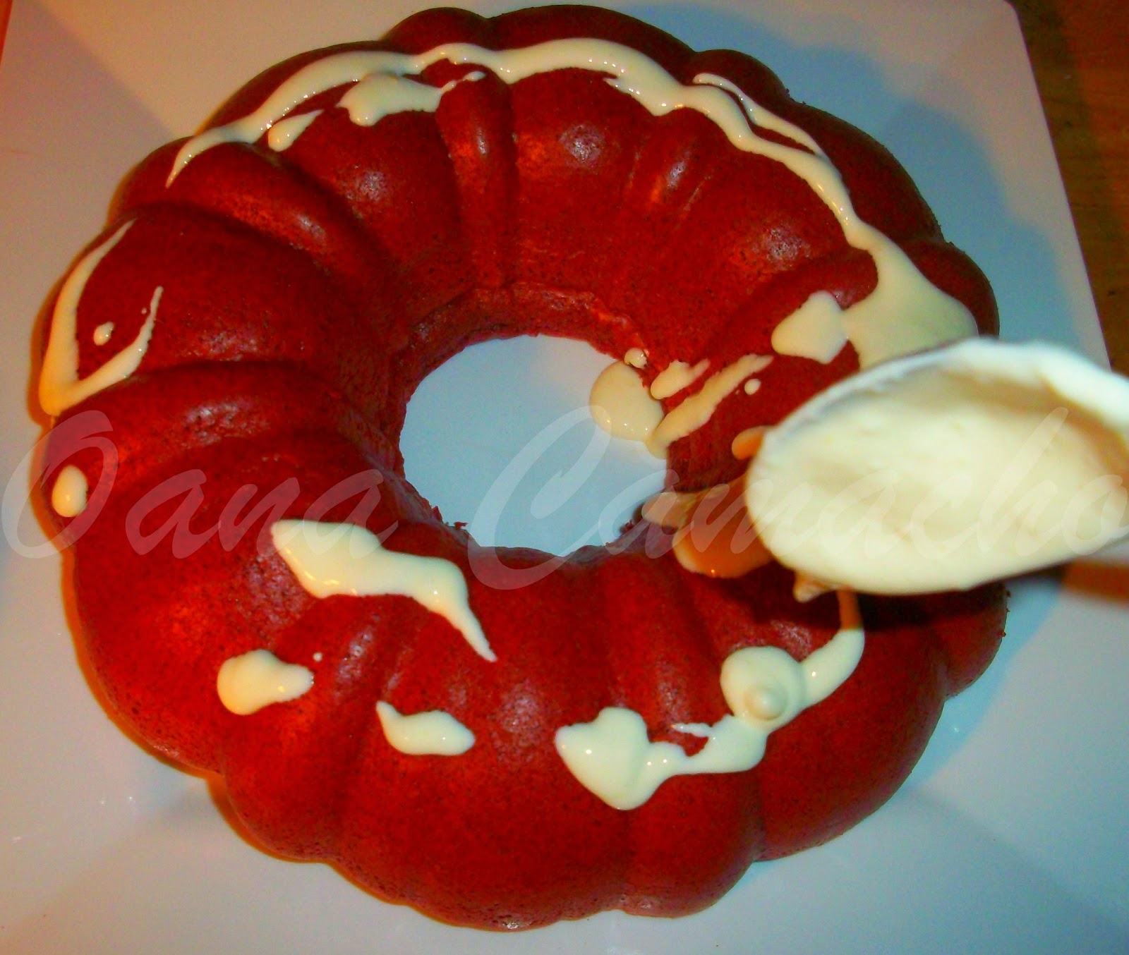 Cooking with love ! : Guguluf Red Velvet cu topping din crema de branza ...