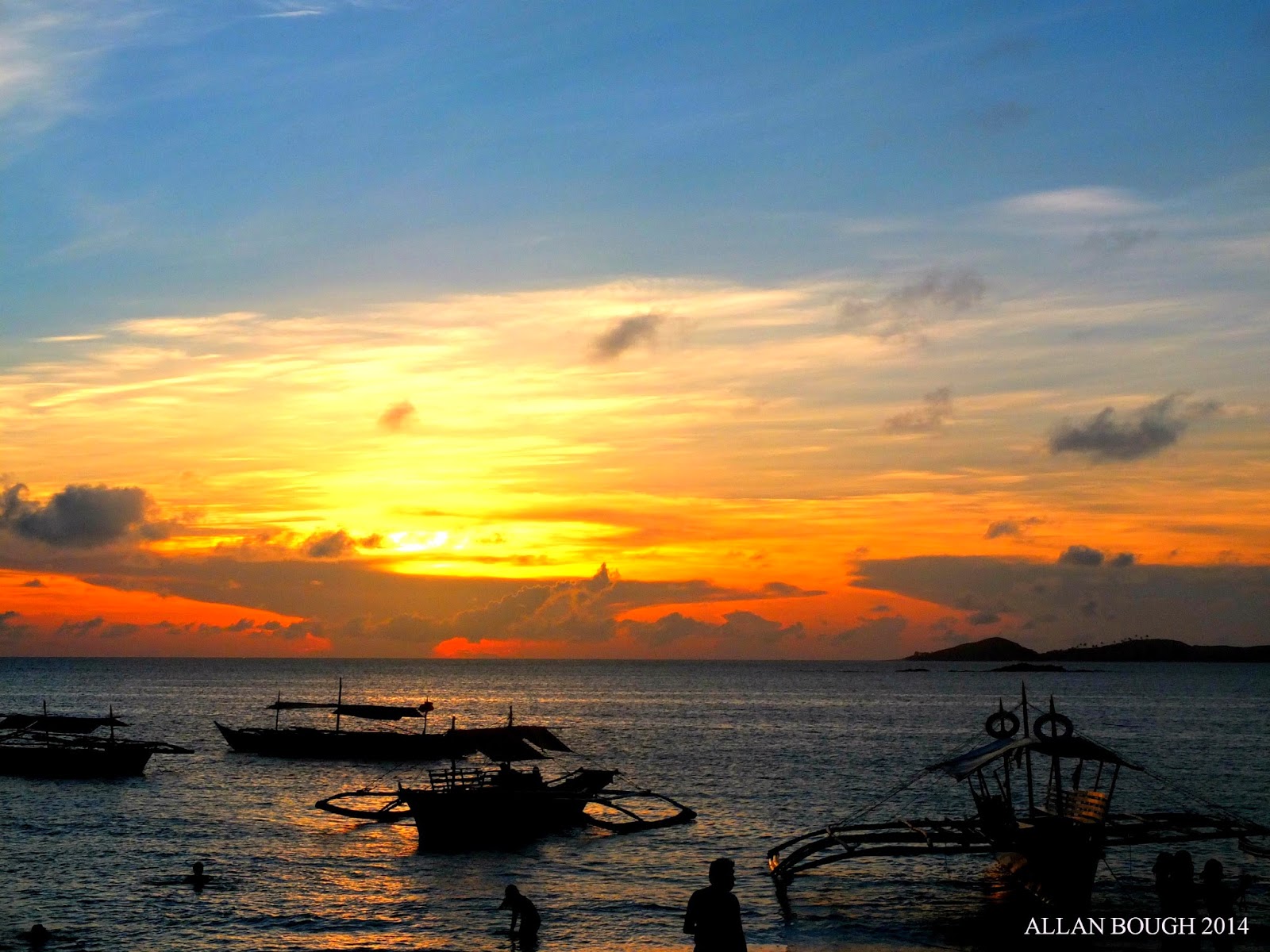 In Photos: Calaguas Sunset - The Filipino Rambler