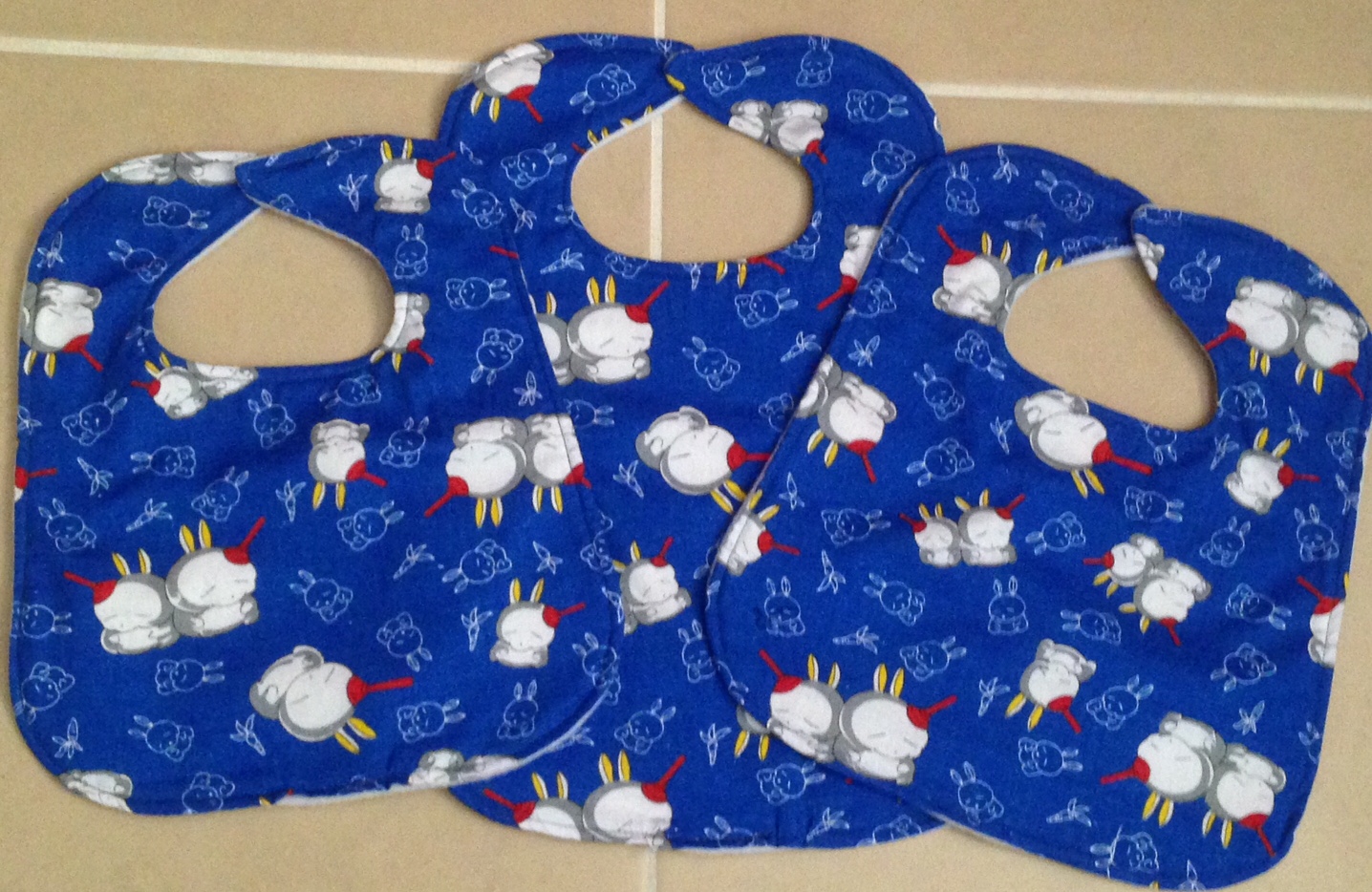 KRAFTY KAYLEE: BABY BIBS and BURP CLOTHS
